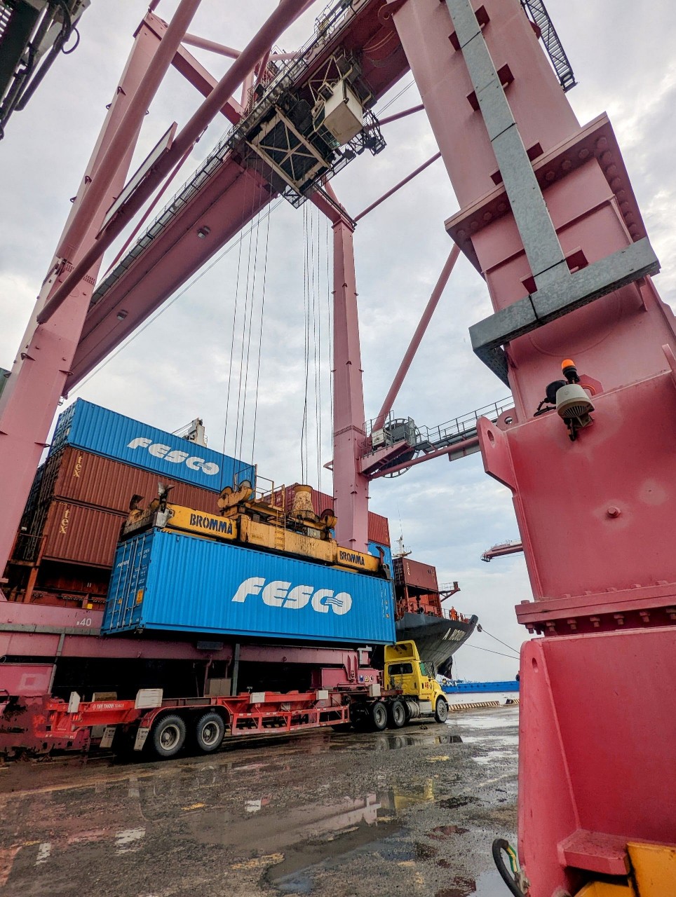 Tập đoàn FESCO phát triển cảng TP HCM thành trung tâm trung chuyển hàng ...